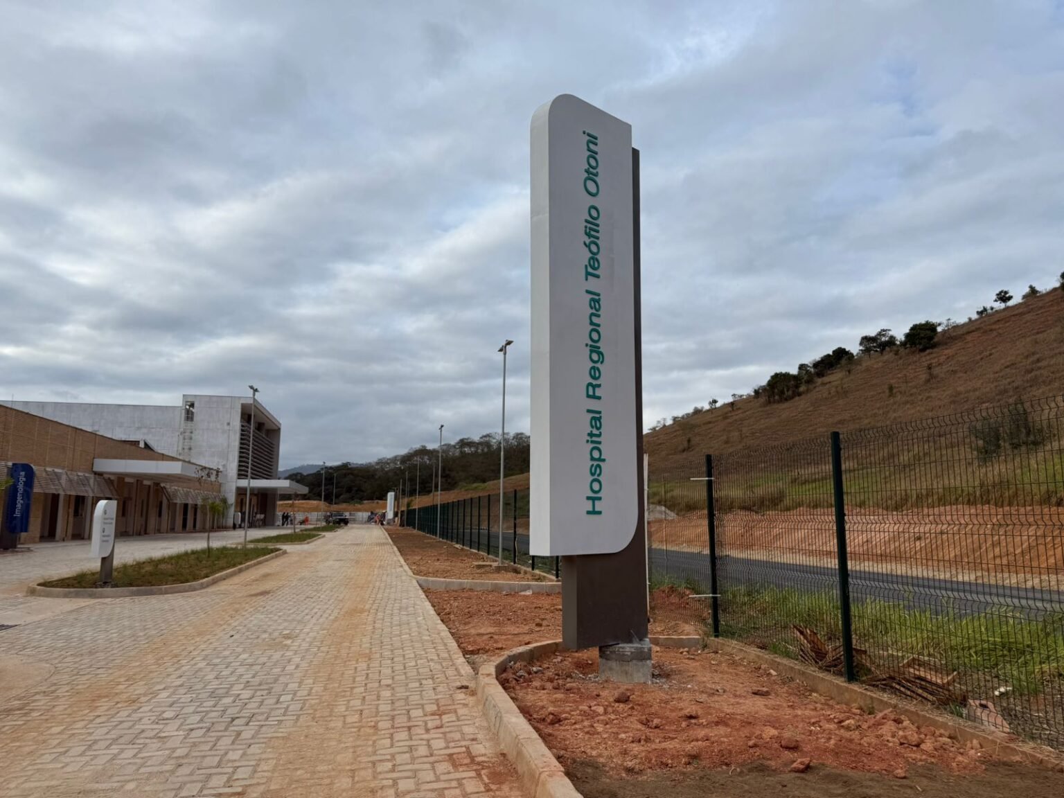 AMM acompanha entrega do Hospital Regional de Teófilo Otoni à gestão do ...